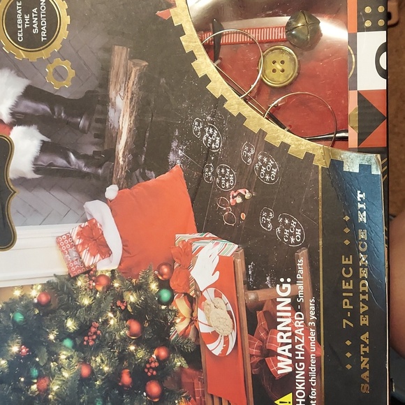 FAO Schwarz | Holiday | Nib 7piece Santa Evidence Kit | Poshmark